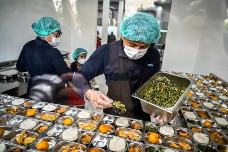 Program Makan Bergizi Gratis (MBG) di Bali Baru Capai 29 Persen ...